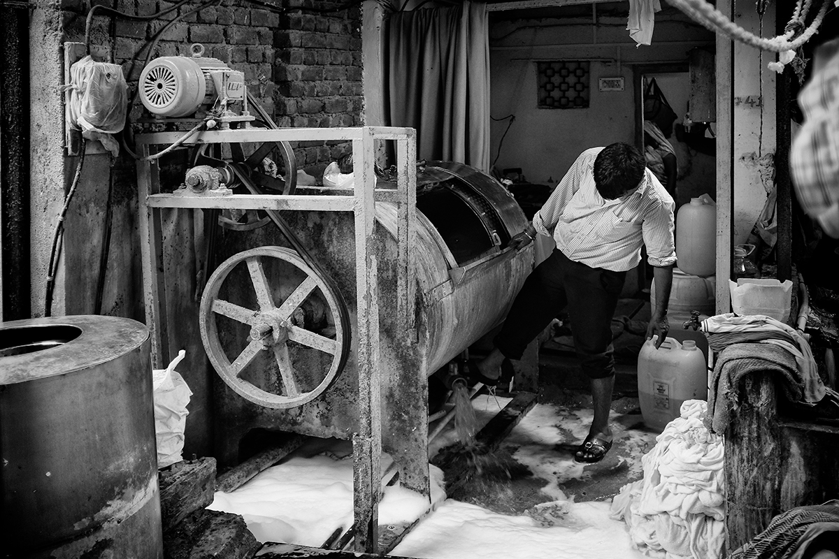 Documentary: Washing clothes in India | peterdbarton.com