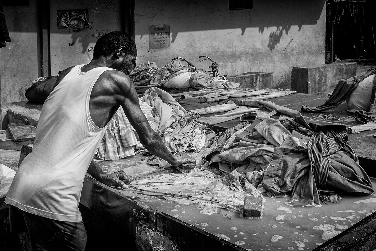 Documentary: Washing clothes in India | peterdbarton.com